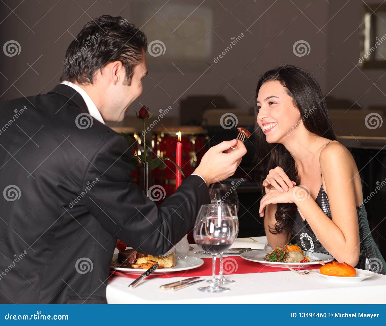 Romantisch Paar Dat Diner Heeft Stock Foto - Image of voeding, vlees ...