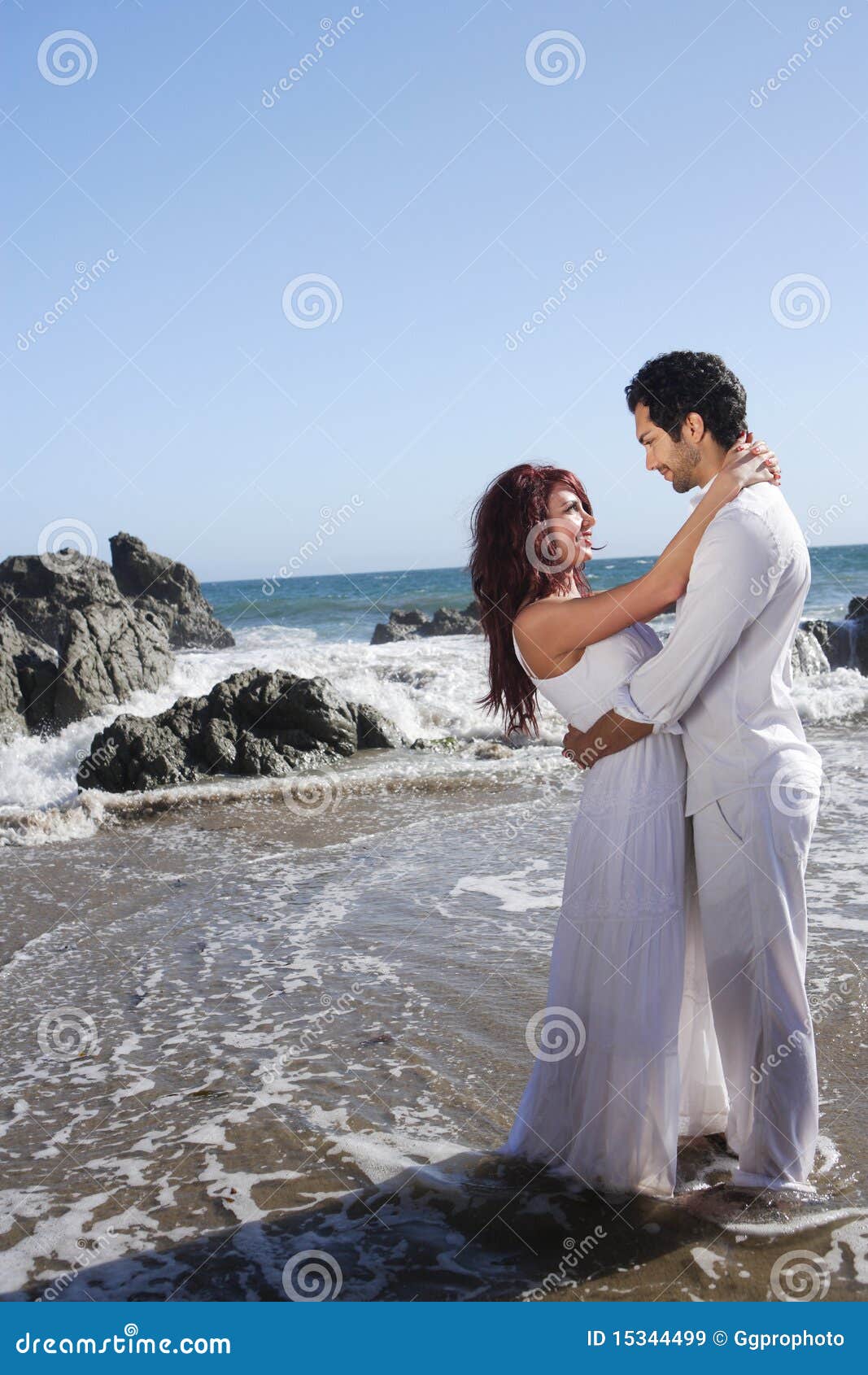 Romantische Paare am Strand Stockbild - Bild von frau, mann: 15344499