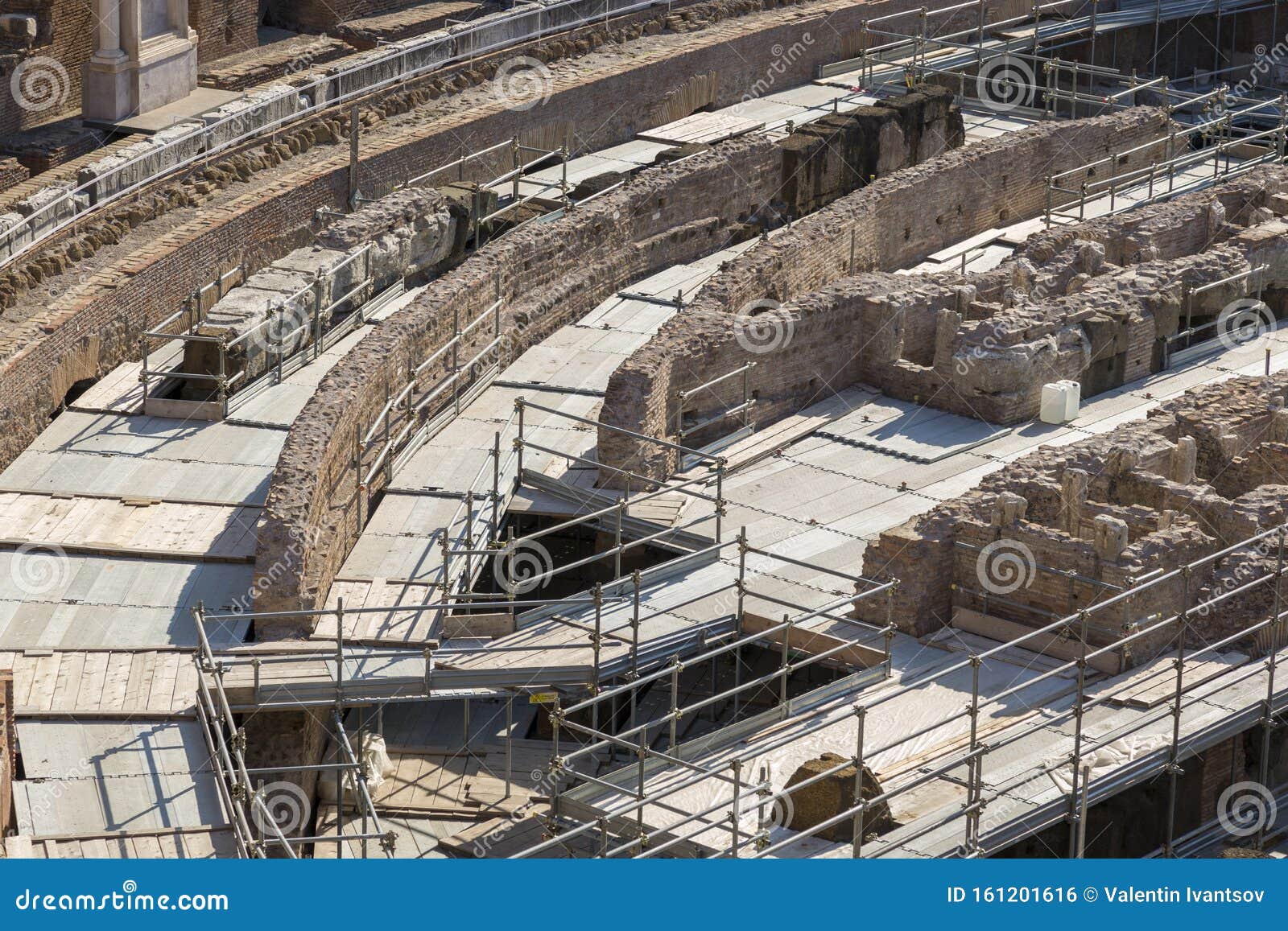 Building Structures for the Restoration of the Coliseum Editorial Photo ...
