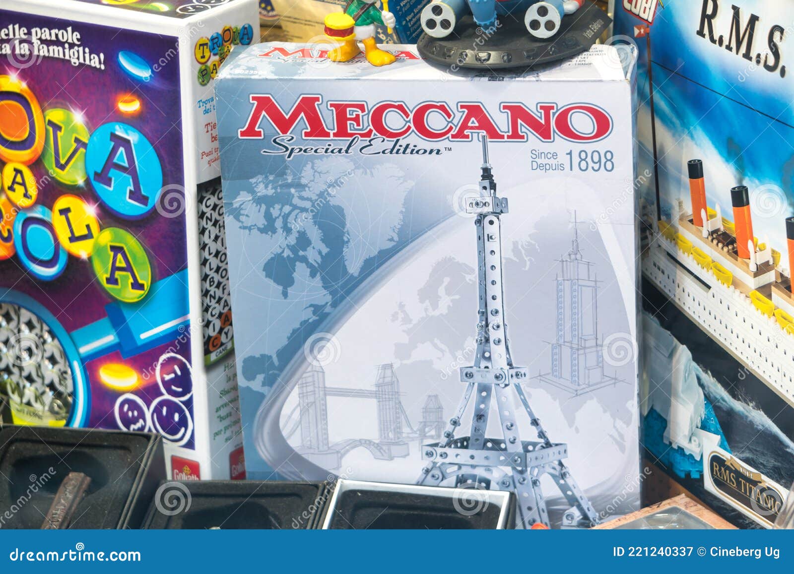 Meccano box editorial photography. Image of builder - 221240337