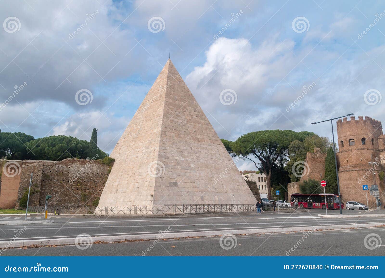 Pyramid of Caius Cestius, Ancient Pyramid in Rome Editorial Image ...
