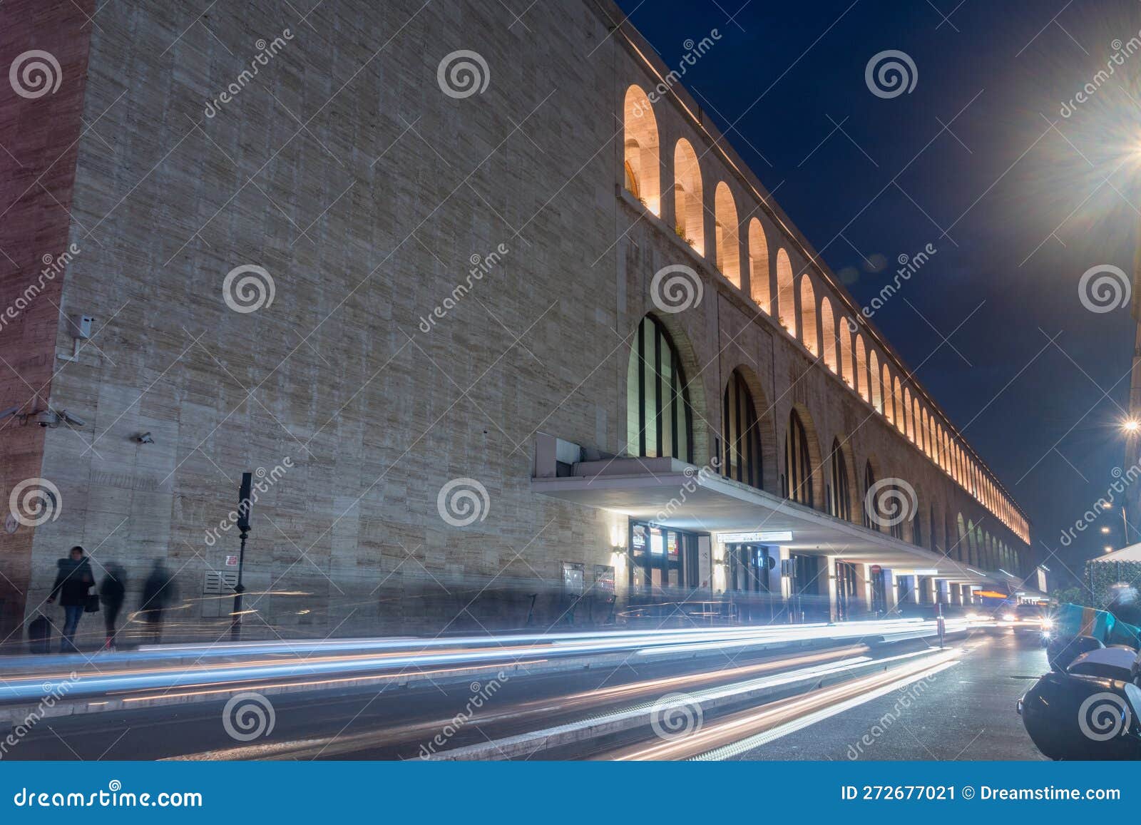 Roma Termini at night editorial photo. Image of architecture - 272677021