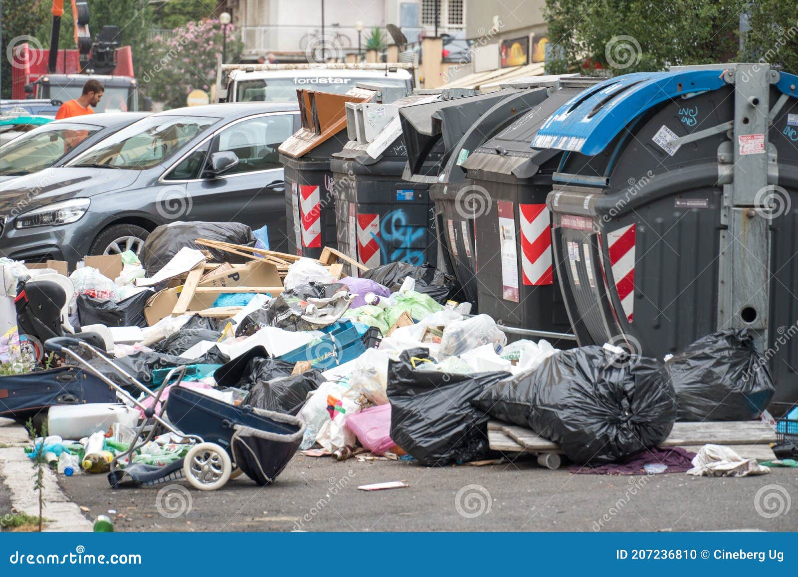 Overflowing garbage bins editorial image. Image of editorial - 207236810