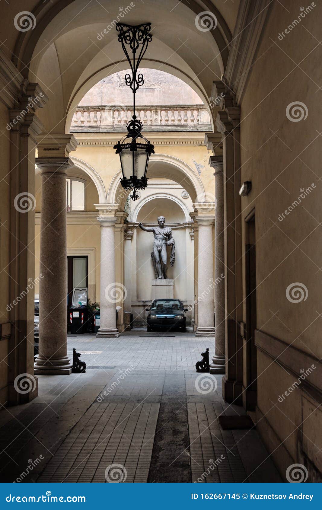 Rome, Italy, Typical Roman Courtyard Stock Image - Image of tourism ...