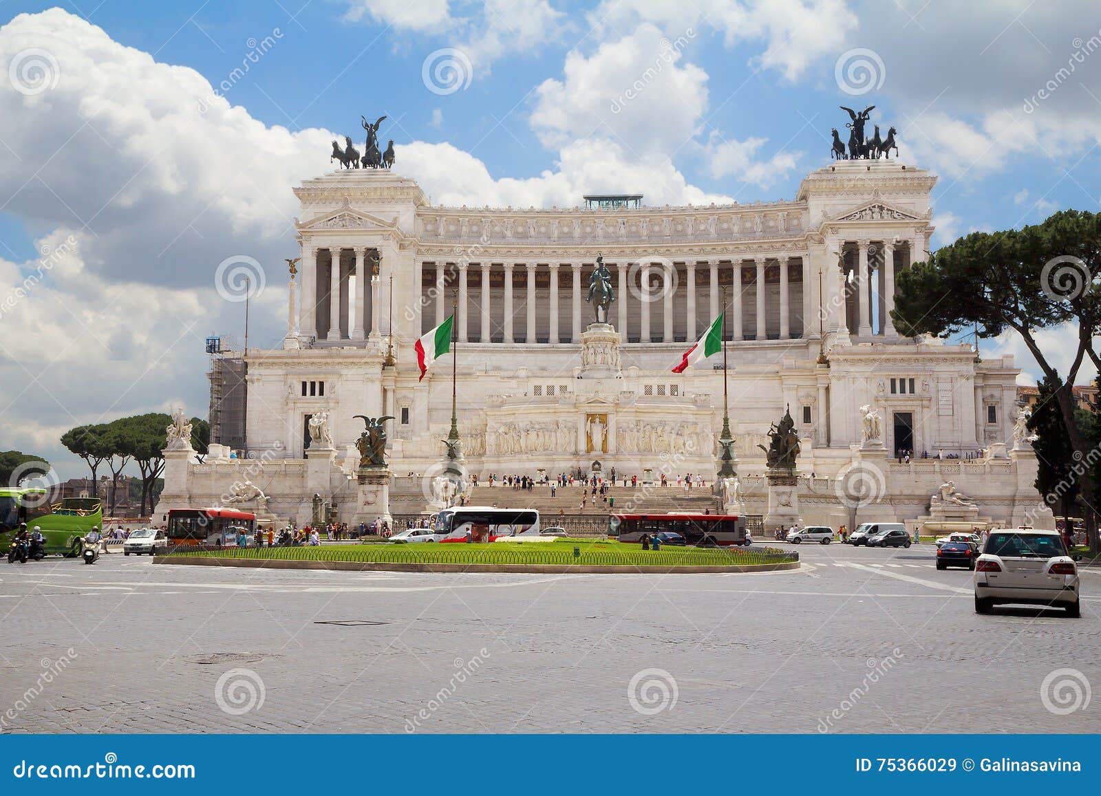 Rome Palais Sur La Place De Venise Image stock - Image du sculpture ...