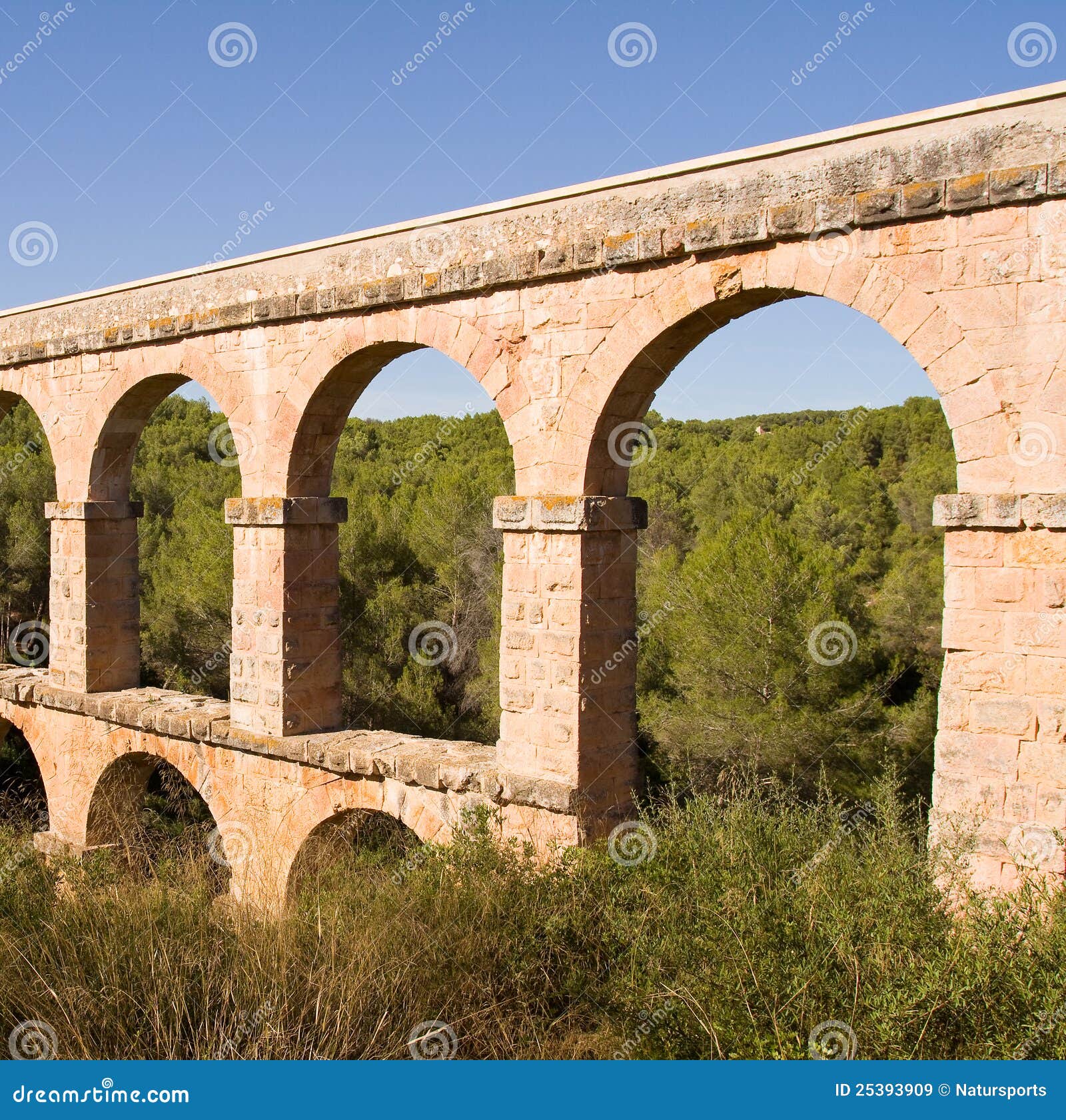 Romersk akvedukt fotografering för bildbyråer. Bild av roman - 25393909