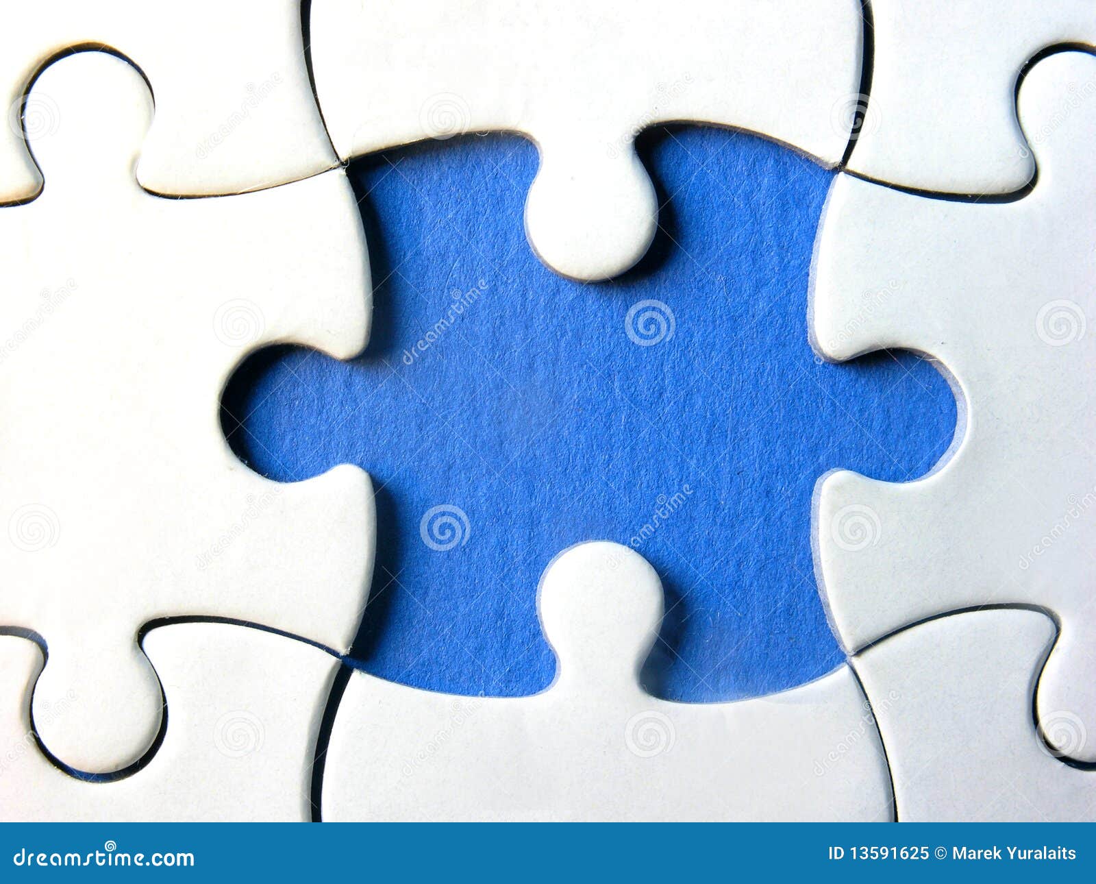 Rompecabezas azul imagen de archivo. Imagen de aislado - 13591625