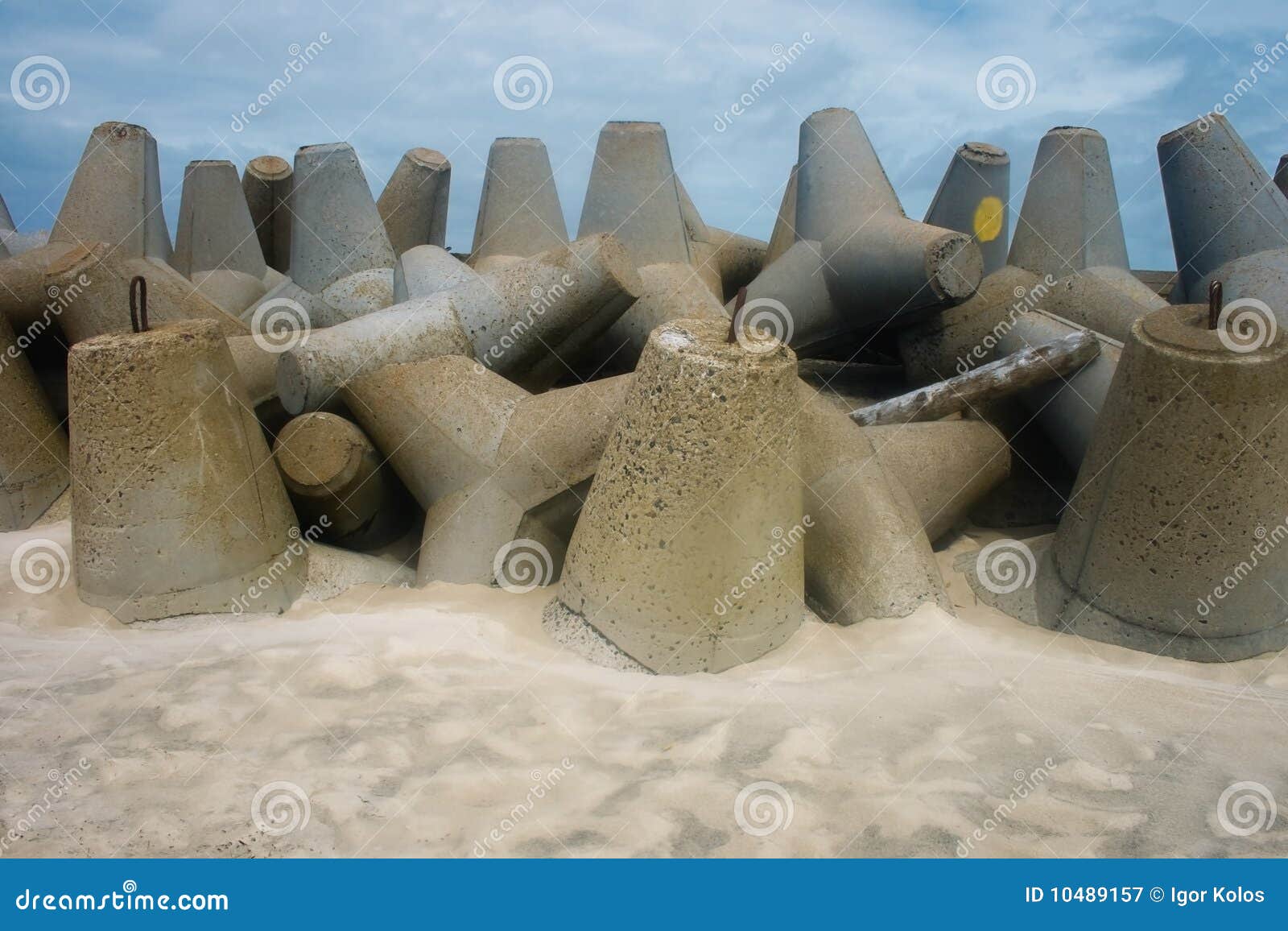 Rompeolas imagen de archivo. Imagen de playa, recorrido - 10489157