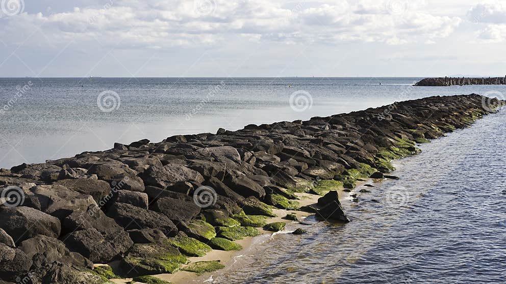Rompeolas imagen de archivo. Imagen de piedra, tranquilidad - 36258717