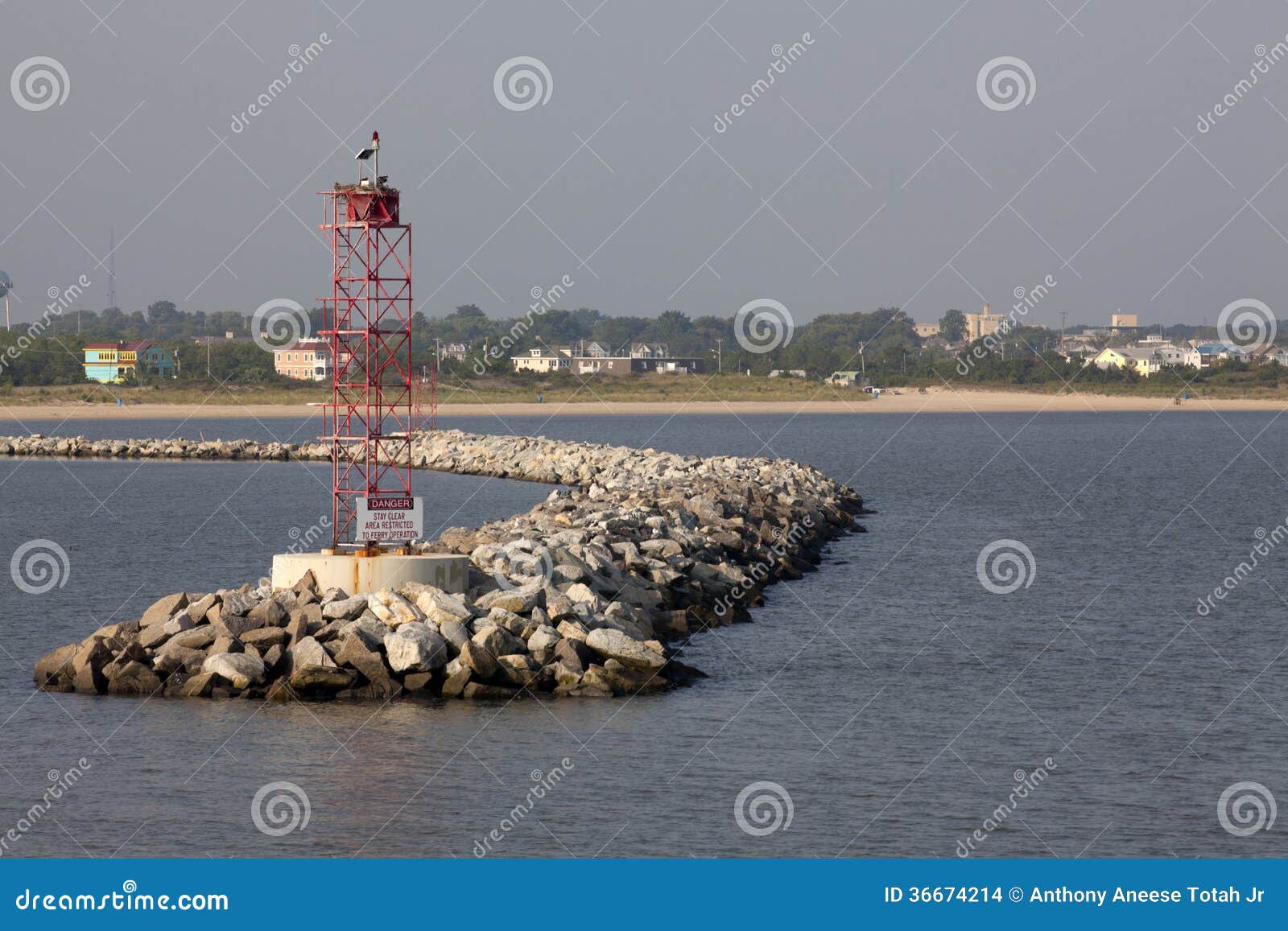 Rompeolas De La Roca En El Cabo Henelopen Foto de archivo - Imagen de ...