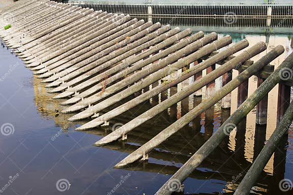 Rompeolas de madera imagen de archivo. Imagen de rompeolas - 19098035