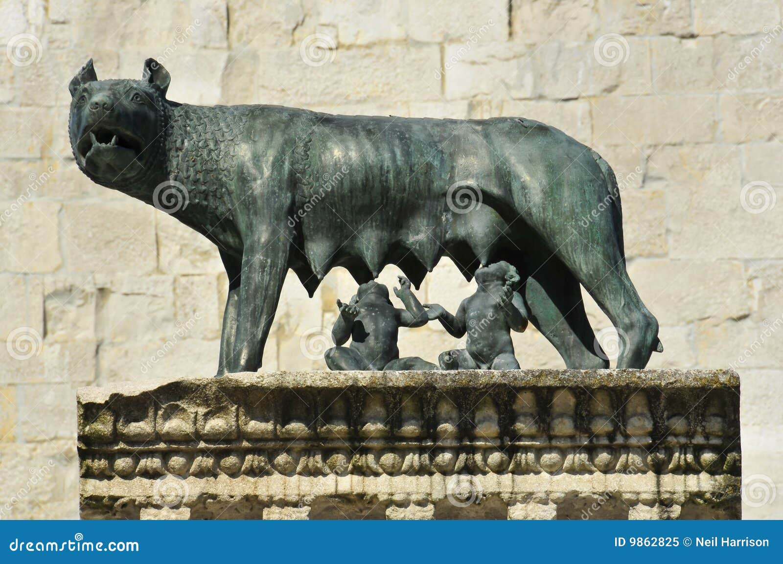 Romulus et Remus image stock. Image du légende, romain - 9862825