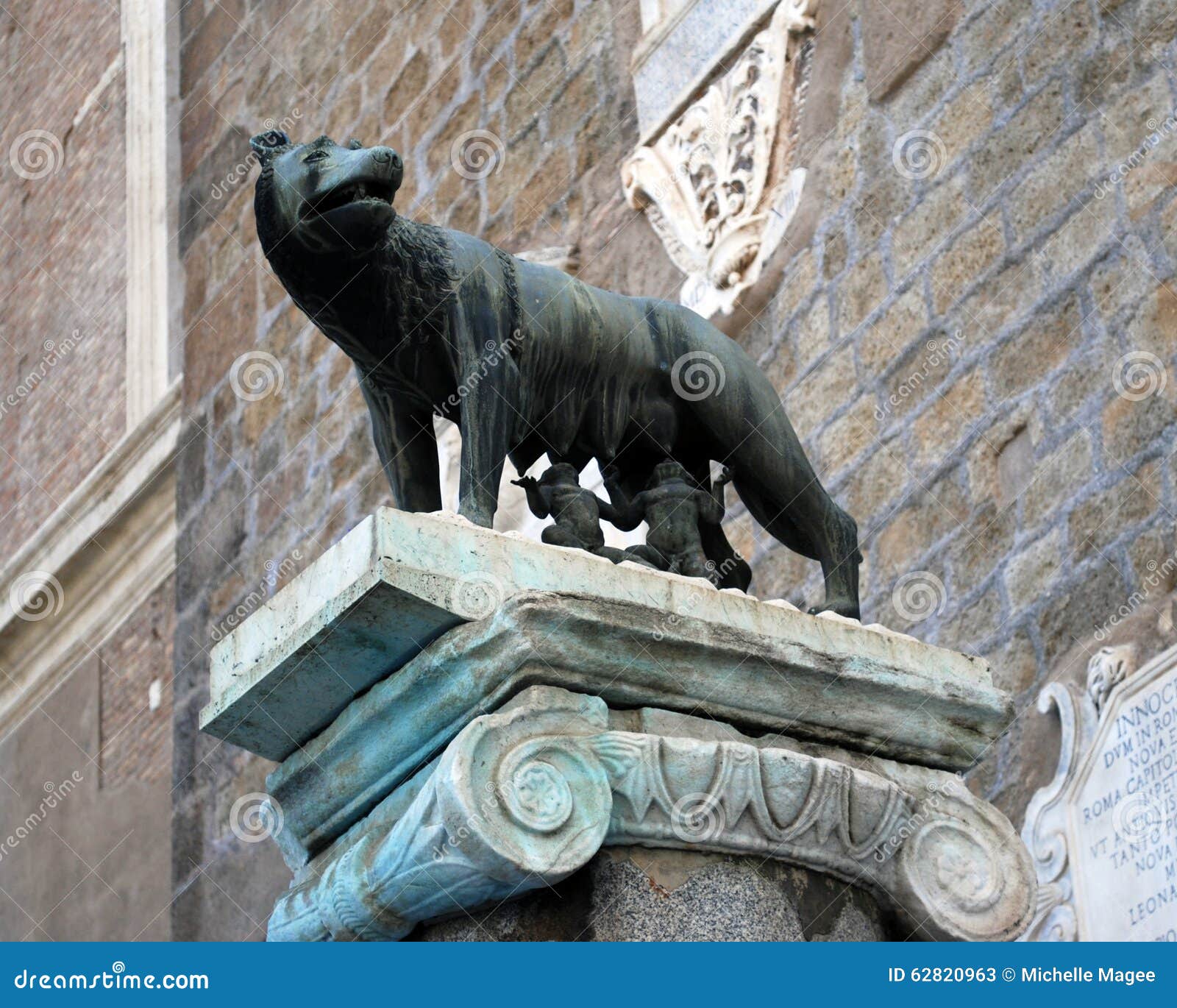 Romulus and Remus Statue stock image. Image of rome, shewolf - 62820963