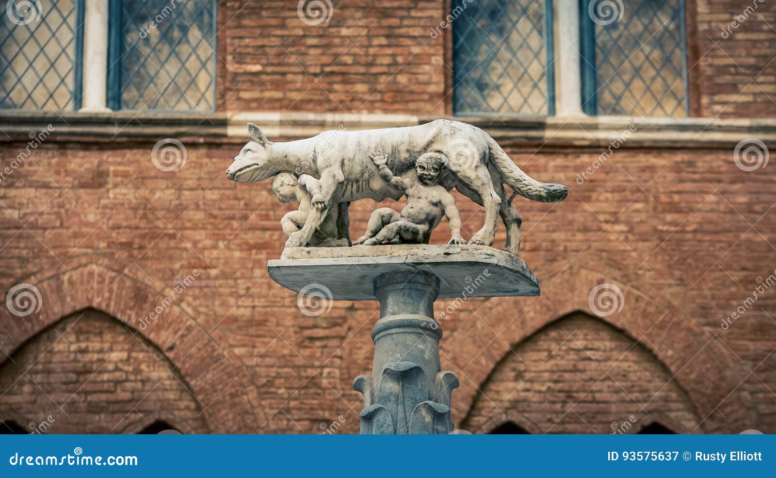 Romulus and remus statue stock image. Image of rome, romulus - 93575637