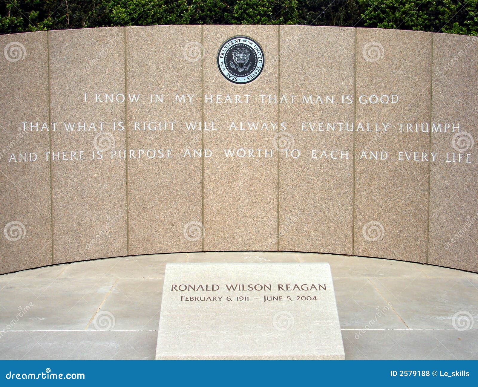 Ronald Reagan Memorial editorial stock photo. Image of tombstone - 2579188