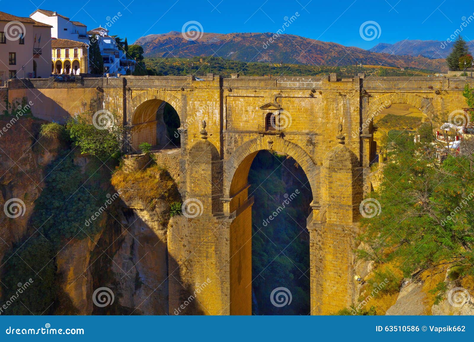 Ronda brug in de avond stock foto. Image of spanje, europees - 63510586