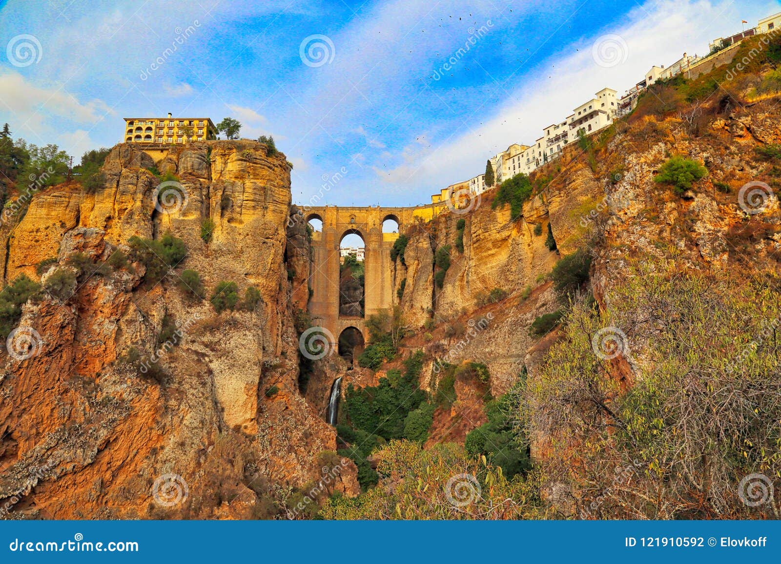 Ronda, Puente Nuevo Arch Puente Nuevo Bridge Foto de archivo - Imagen ...