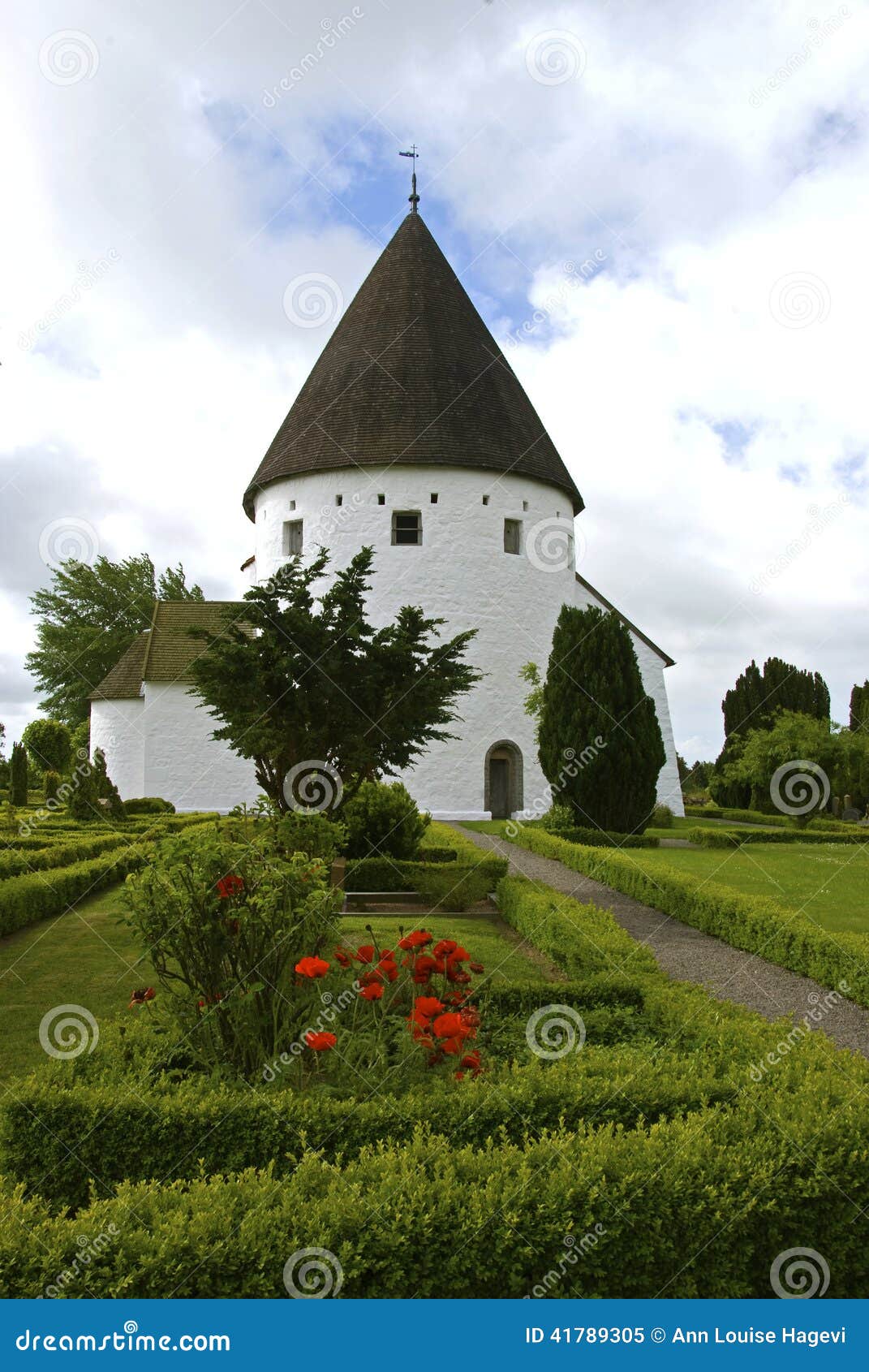 Ronde kerk stock afbeelding. Image of christen, middeleeuws - 41789305