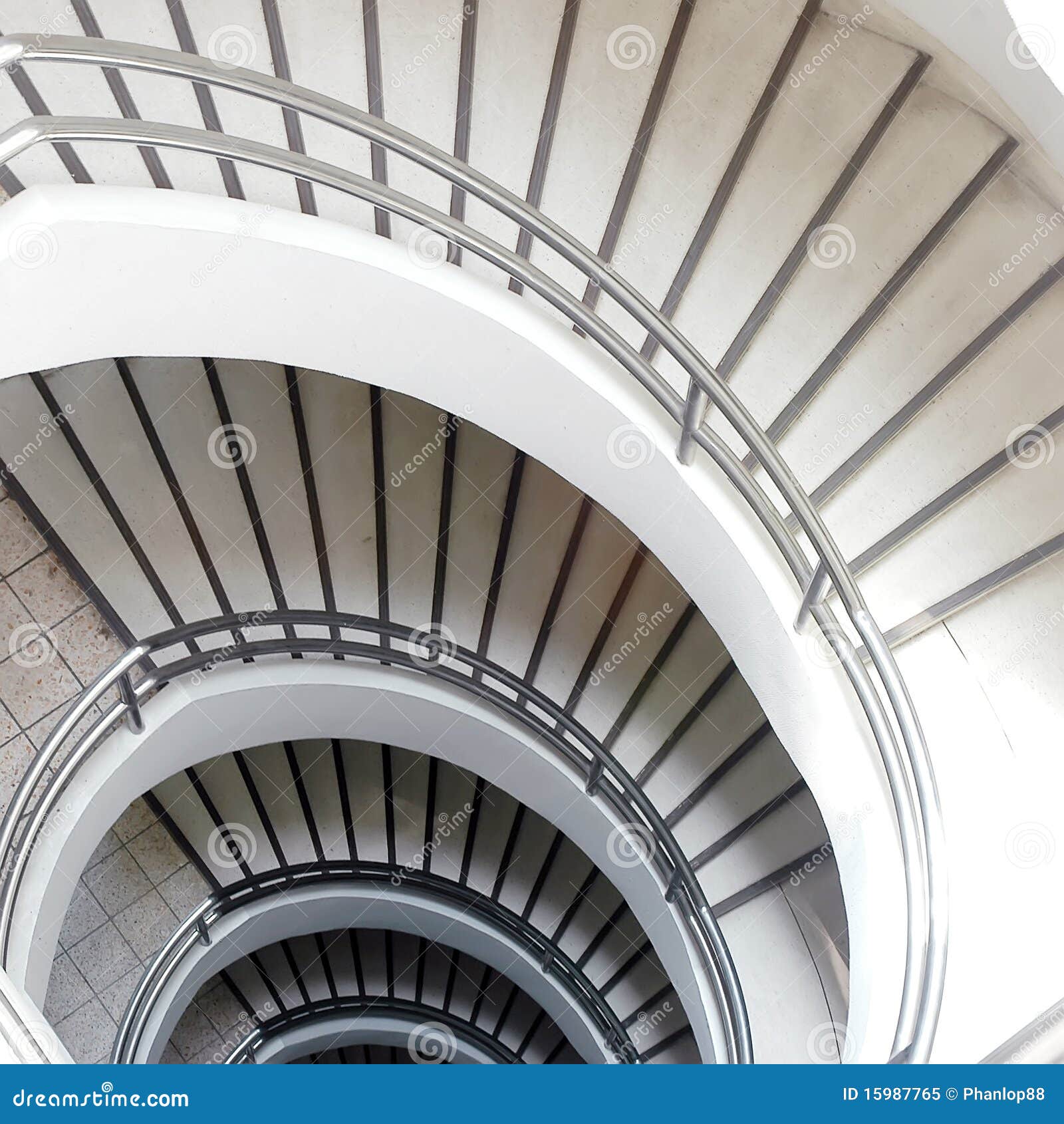 Ronde trap stock afbeelding. Image of huis, cirkel, monument - 15987765