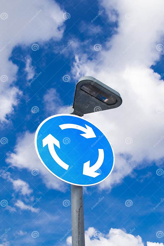 Rondo znak. obraz stock. Obraz złożonej z sygnał, rondo - 39245897