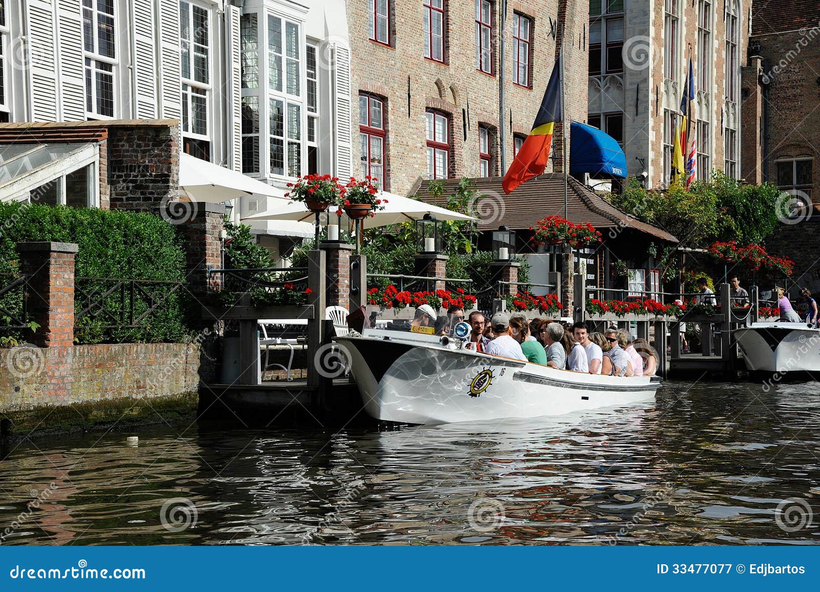 Rondvaart redactionele fotografie. Image of europa, stad - 33477077