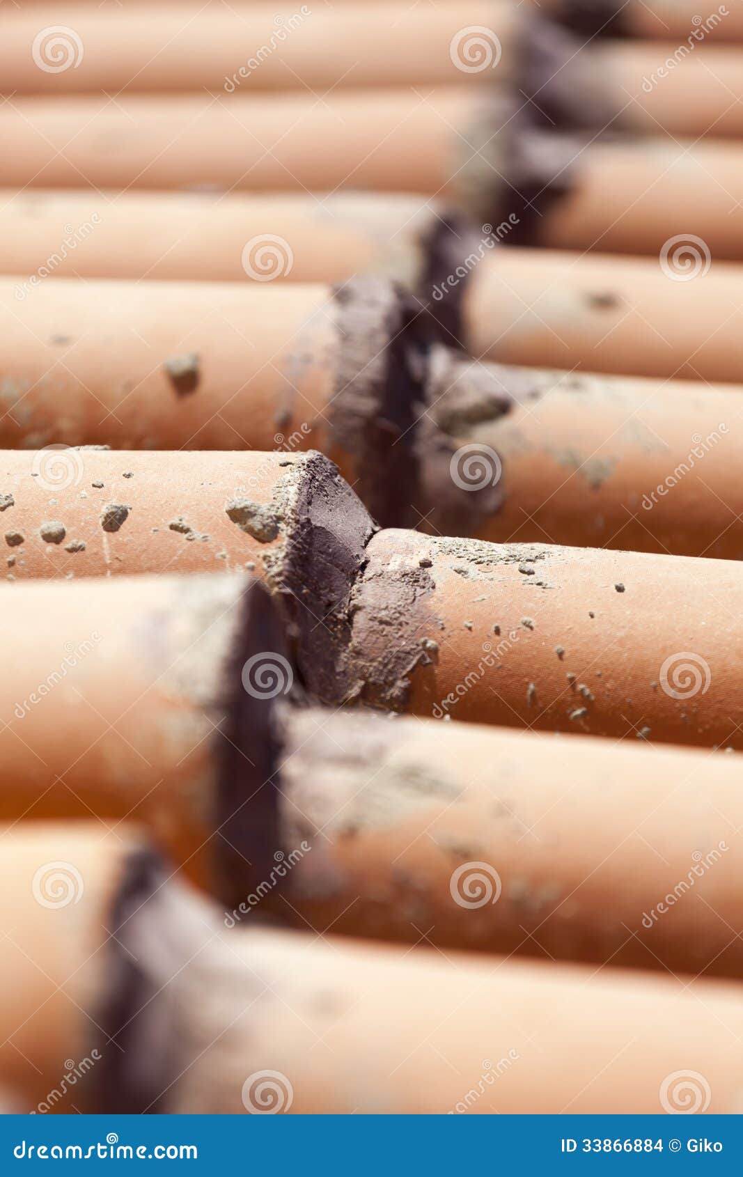 Rood Clay Roof Tiles stock foto. Image of betegeld, sluit - 33866884