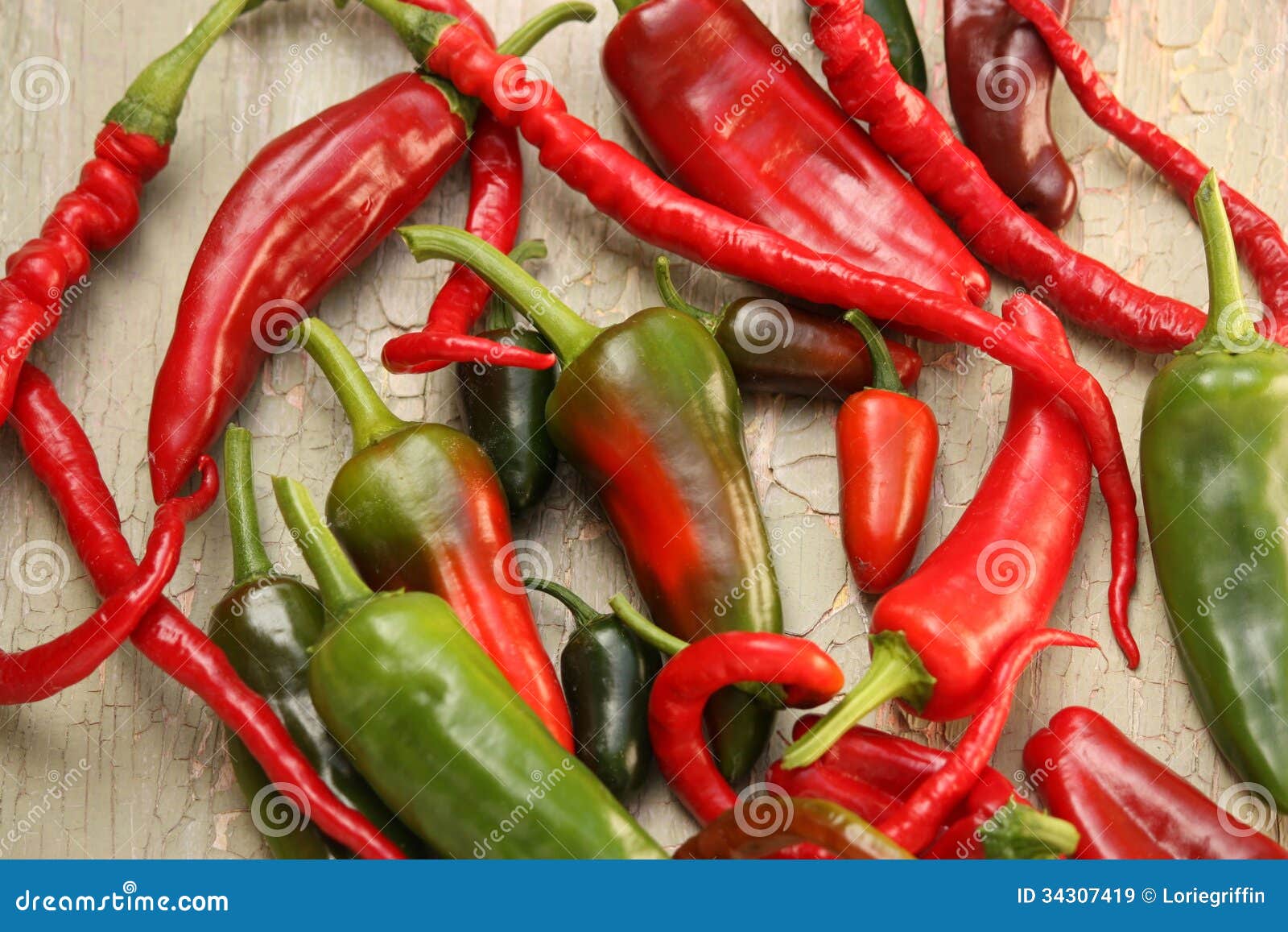 Rood En Groen Heet Chili Pepper Varieties Stock Afbeelding - Image of ...