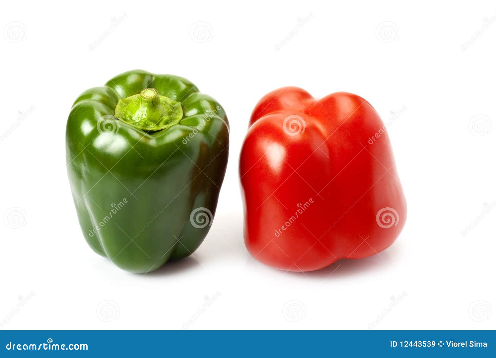 Rood en groene paprika stock afbeelding. Image of landbouw - 12443539