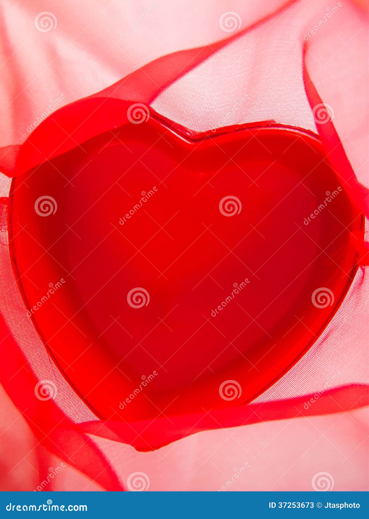 Rood hart stock afbeelding. Image of ontwerp, rood, hartstocht - 37253673