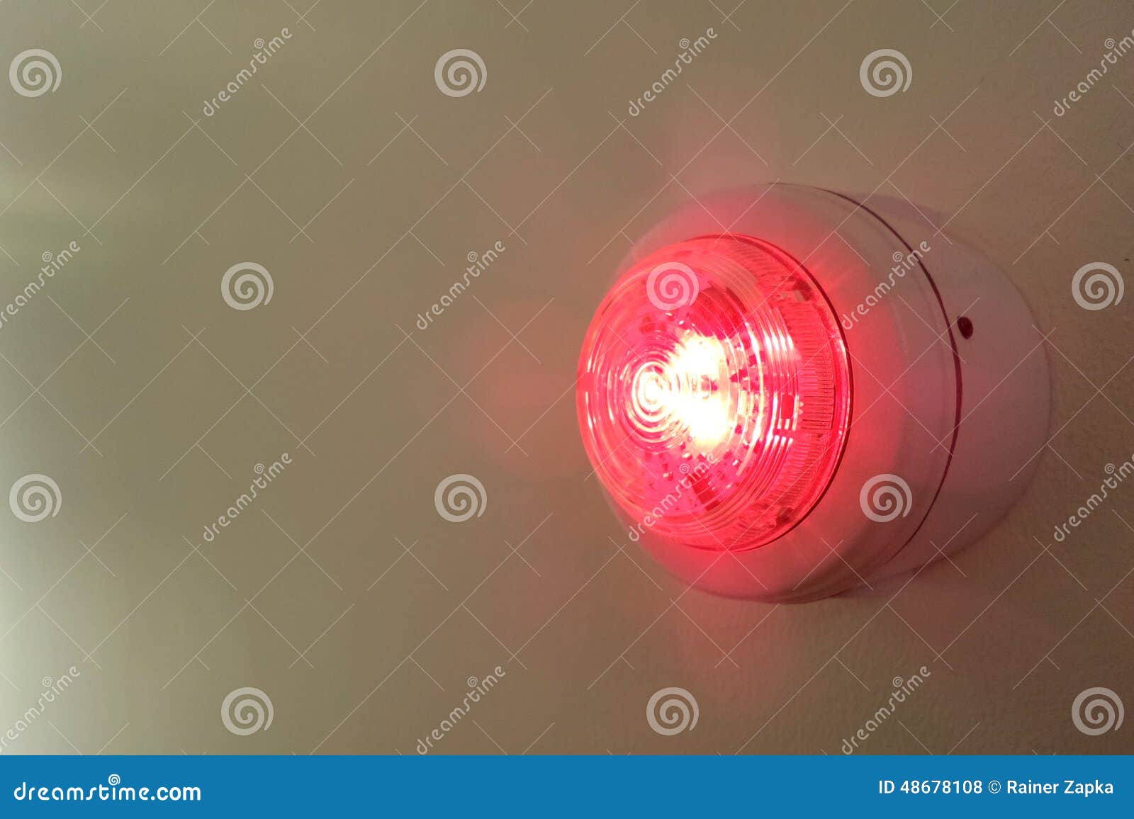 Rood licht stock foto. Image of licht, televisie, teken - 48678108