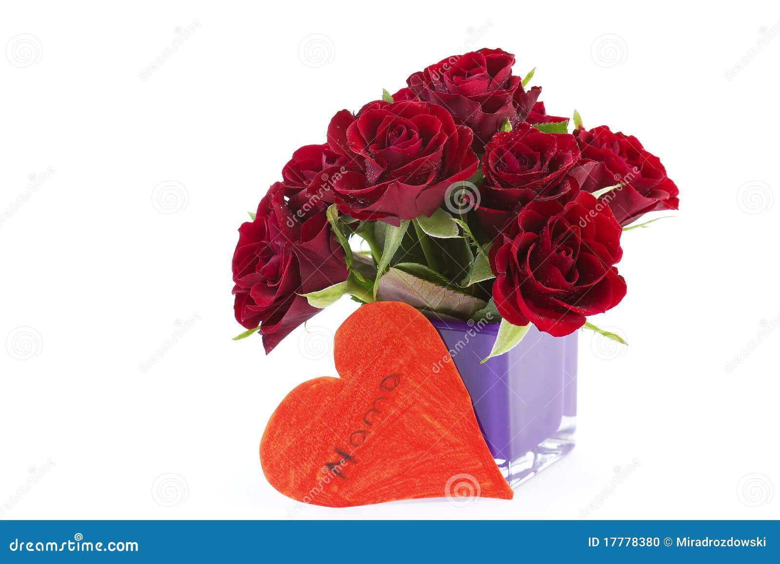 Rood rozen en hart stock foto. Image of blad, geur, tuin - 17778380