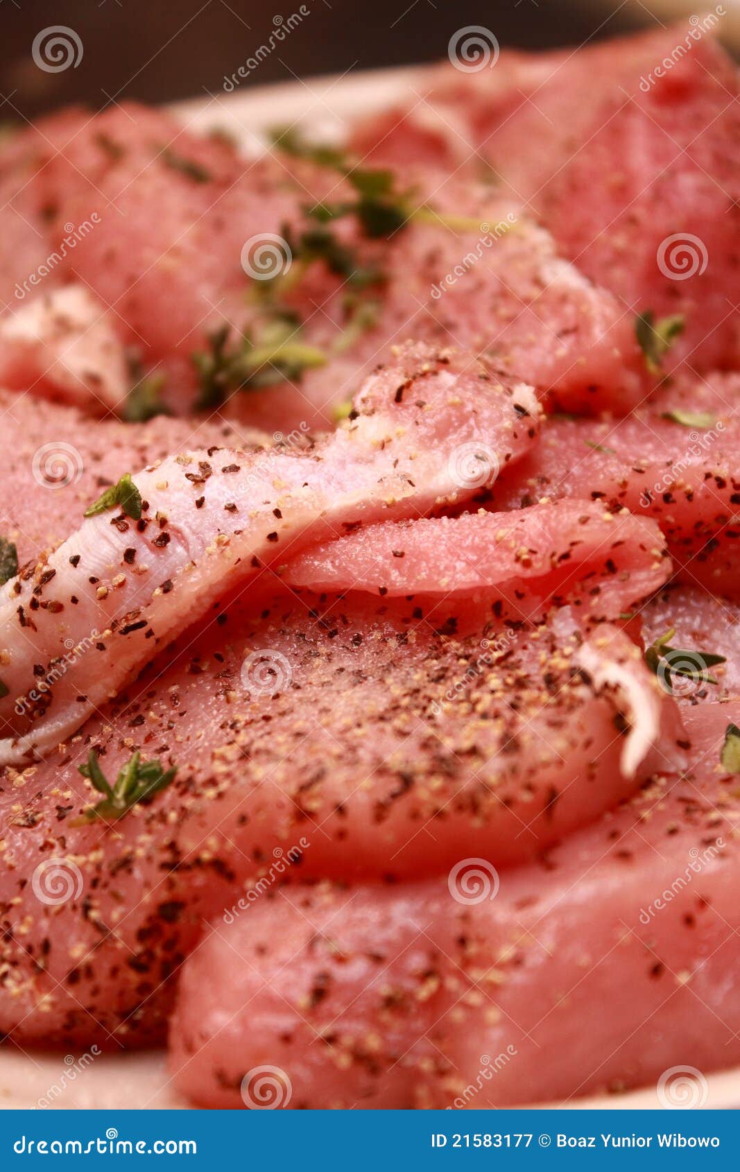 Rood vlees stock afbeelding. Image of biefstuk, proteïne - 21583177