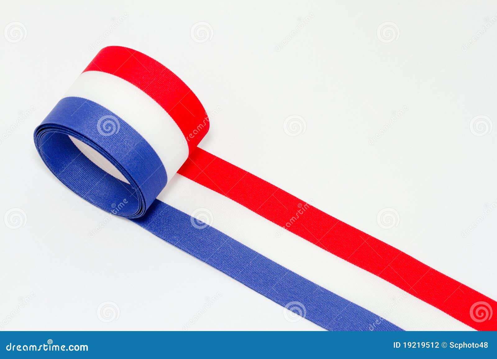 Rood wit en blauw lint stock foto. Image of omslag, valentijn - 19219512