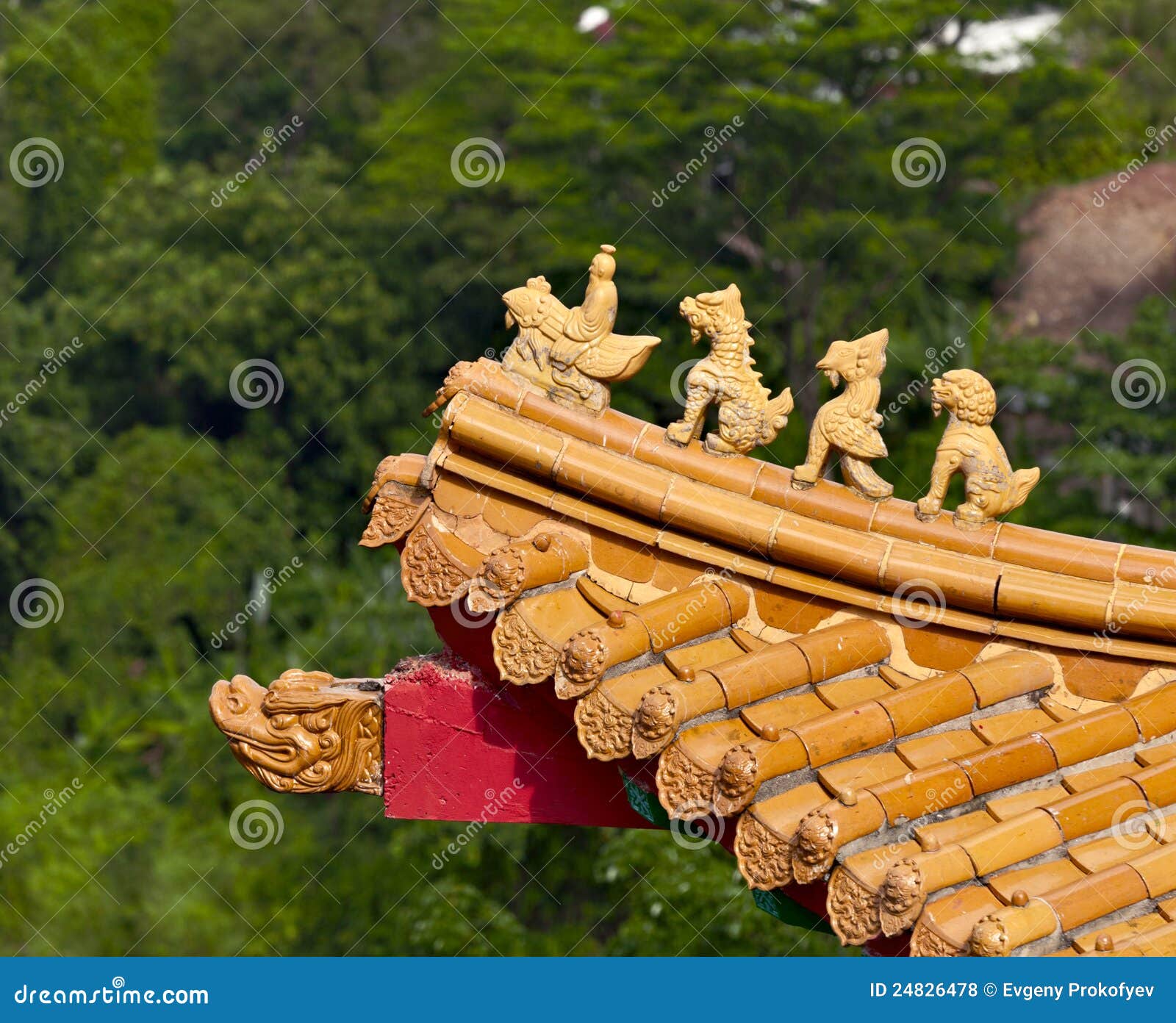 Roof Decoration of Chinese Temple Stock Photo - Image of menara, lumpur ...