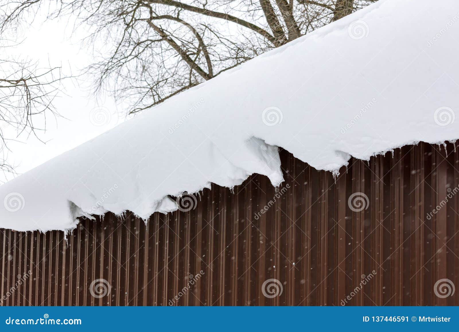 Roof with Snow Cornice after Snowfall Stock Image - Image of freeze ...