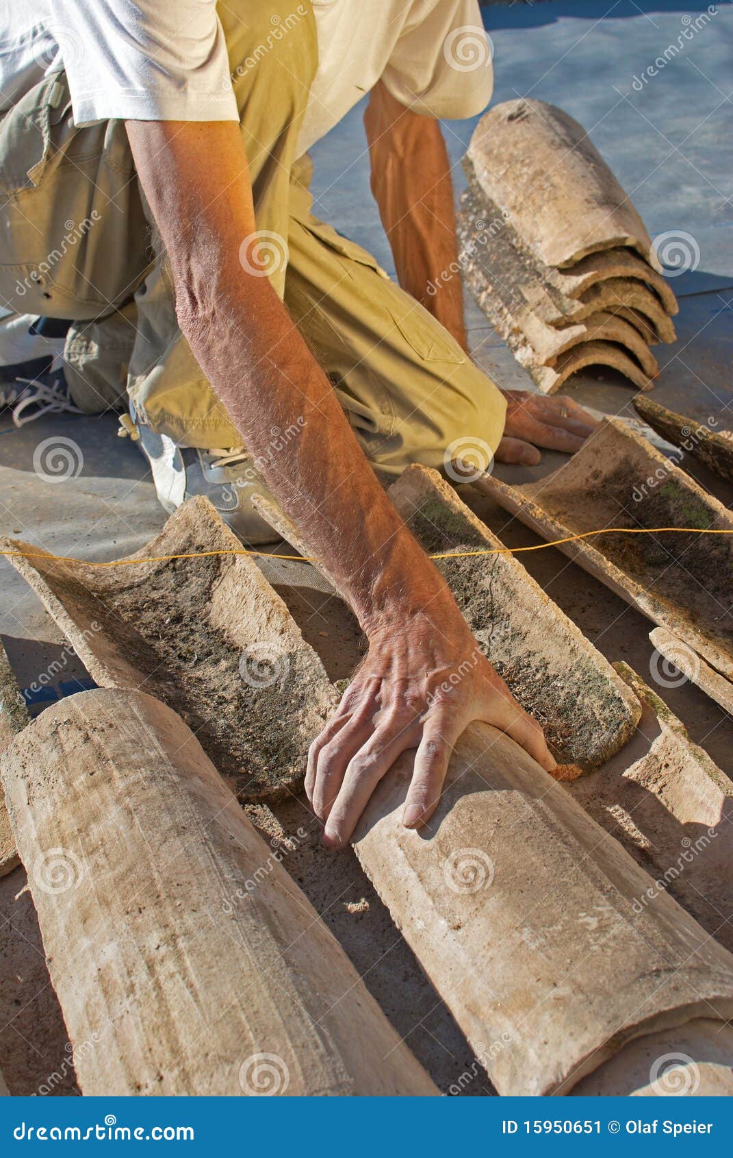 Roof thatcher stock image. Image of roofing, builder - 15950651