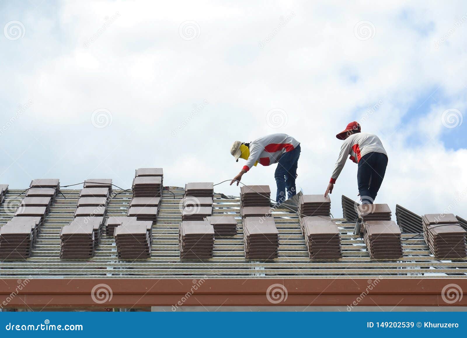 Roof under construction stock image. Image of architecture - 149202539