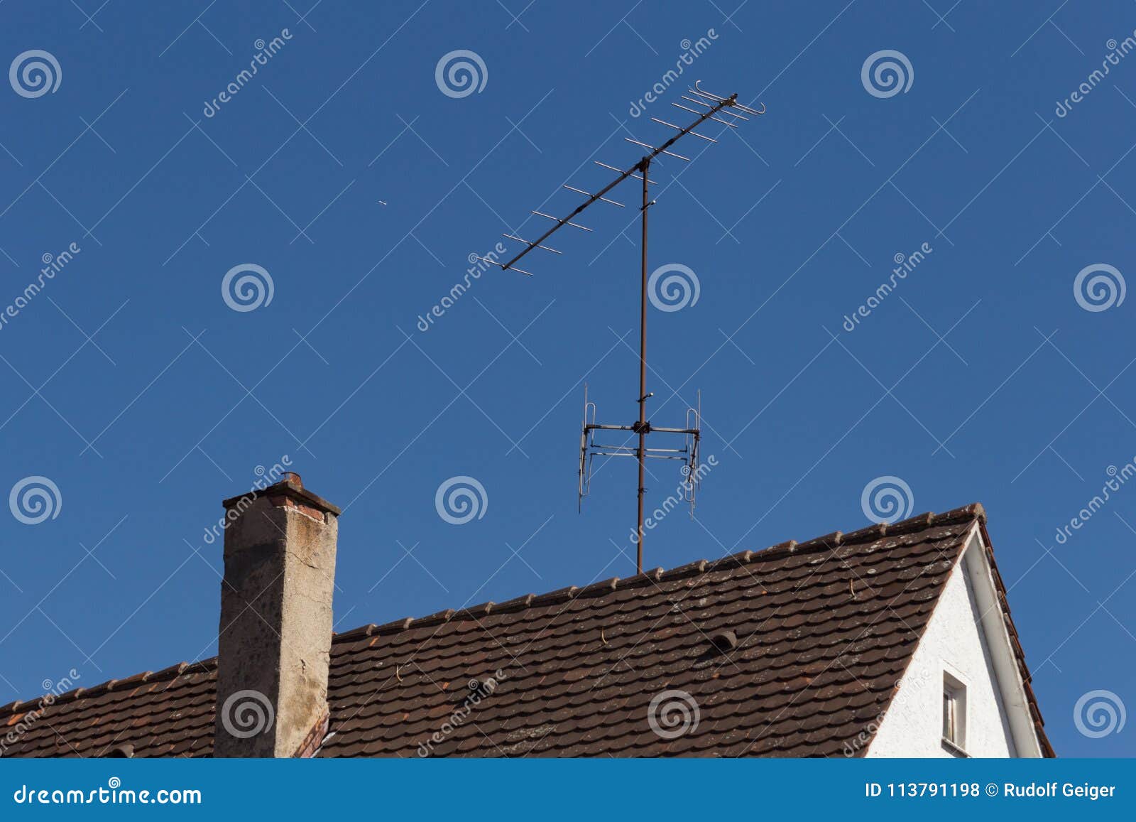 Rooftop with antenna stock photo. Image of cell, line - 113791198