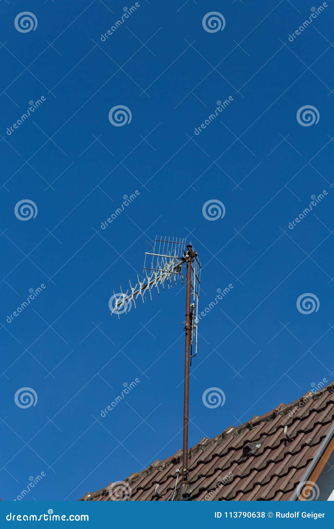 Rooftop with antenna stock photo. Image of line, television - 113790638