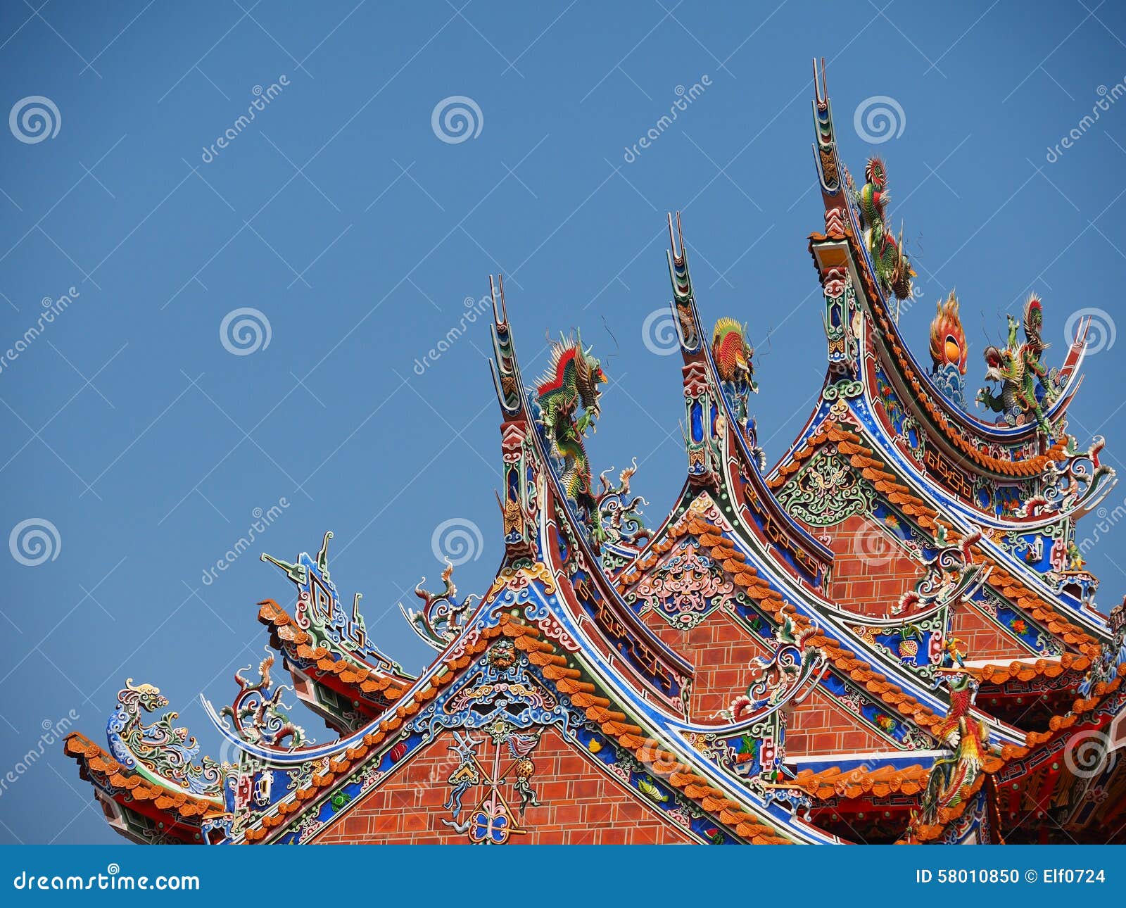 Rooftop Decoration of Traditional Temple in Taiwan Stock Photo - Image ...