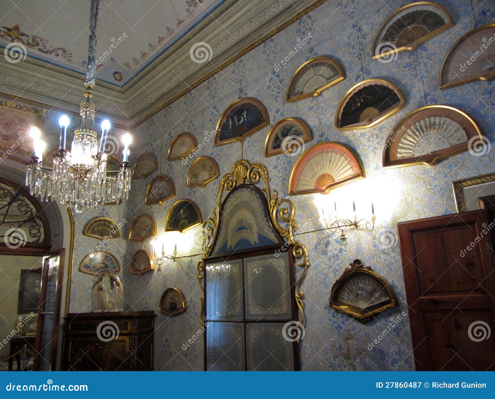 Room of Fans editorial photography. Image of cabinets - 27860487