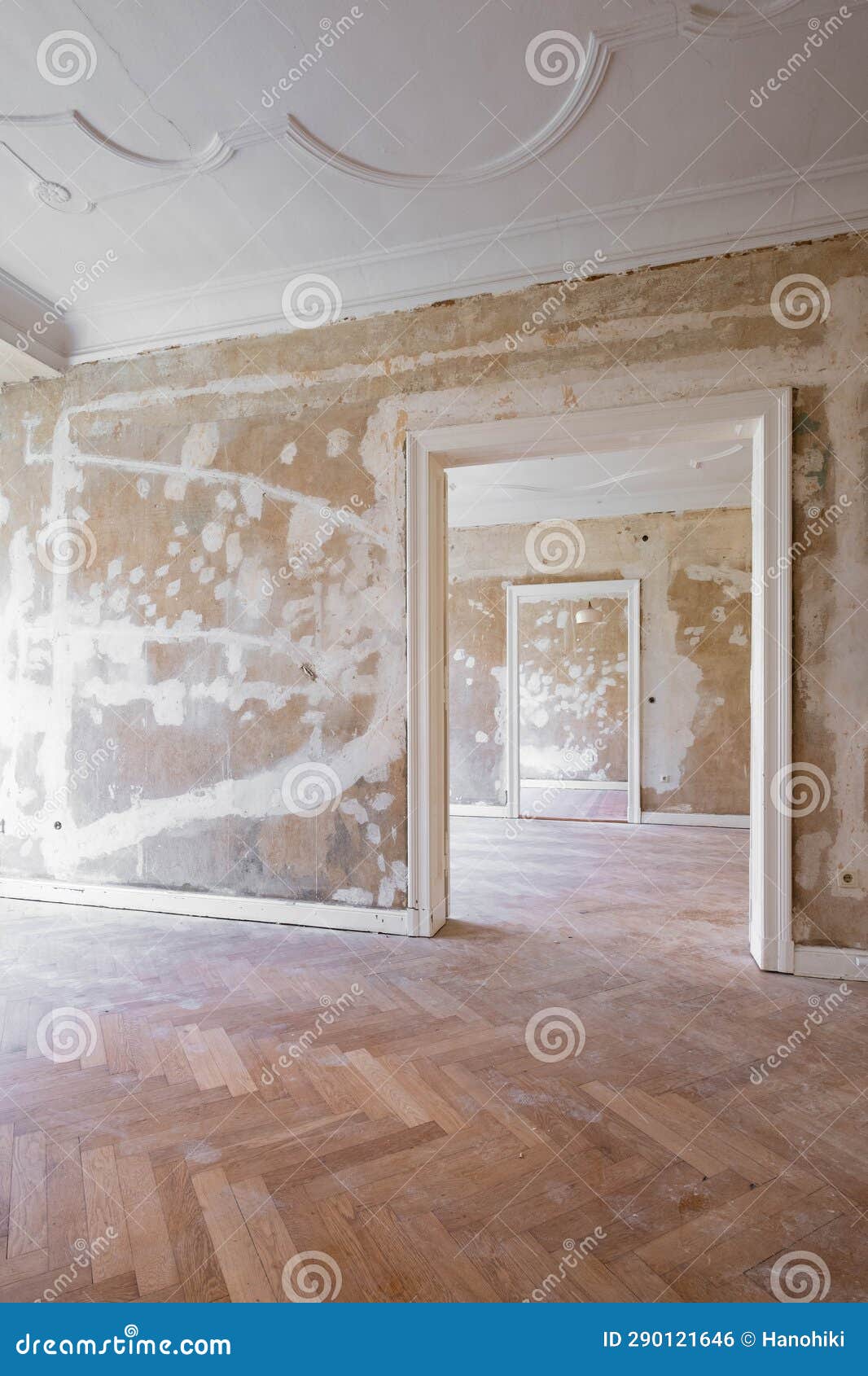 Room before Renovation, Empty Flat Interior in Old Building Stock Photo ...