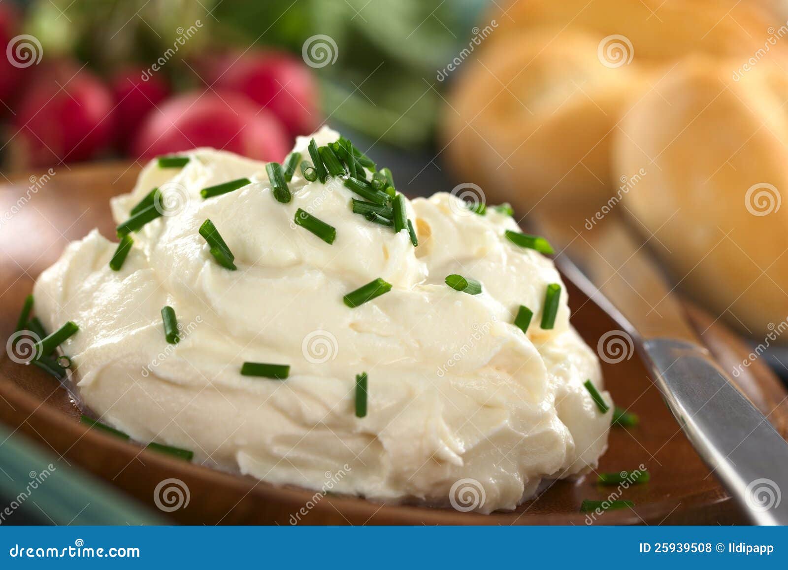 Roomkaas met Bieslook stock foto. Image of room, horizontaal - 25939508