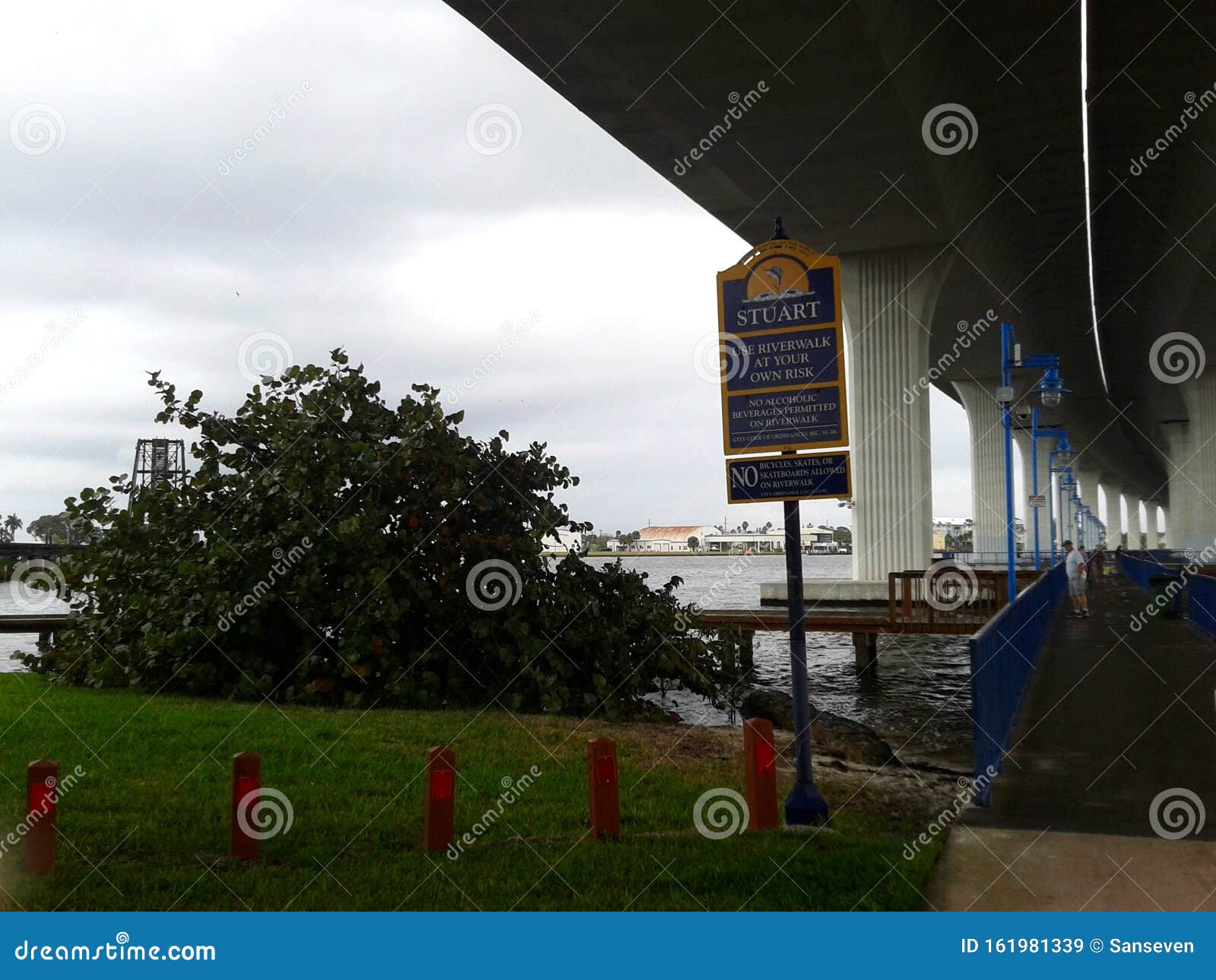 Roosevelt Bridge in Stuart, Florida Editorial Stock Image - Image of ...