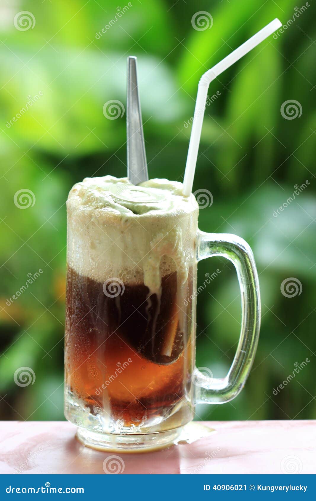 Root beer float stock image. Image of frozen, soda, float - 40906021
