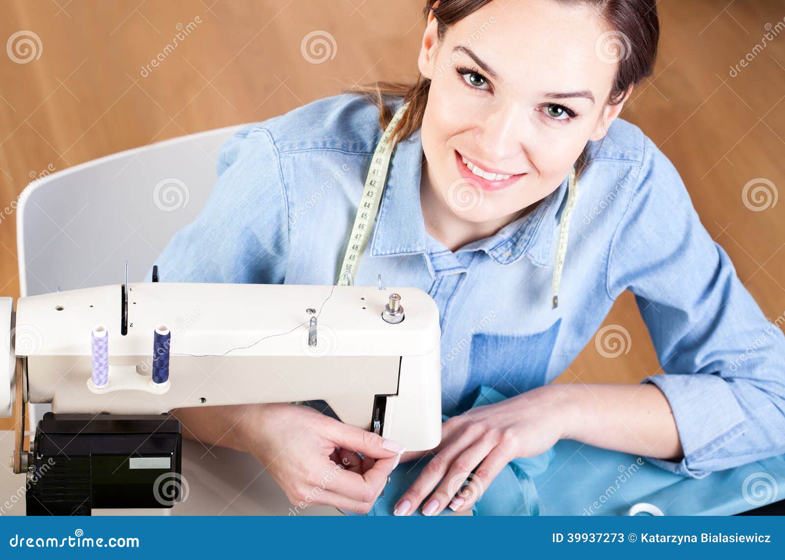 Ropa De Costura De La Costurera Imagen de archivo - Imagen de ...