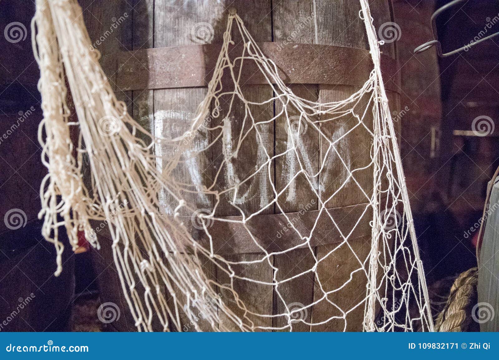 Rope net cover wooden box stock image. Image of rope - 109832171