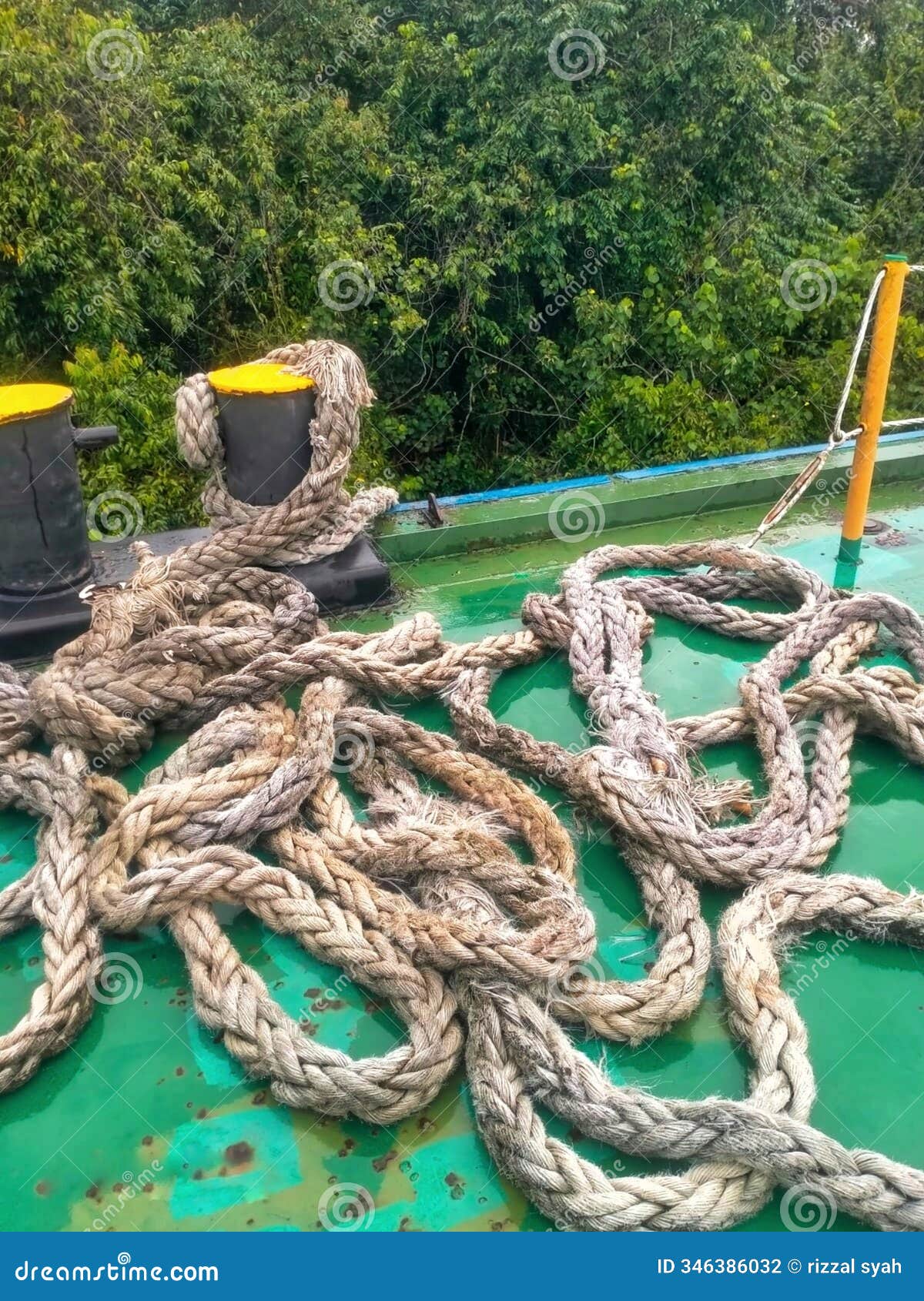 Rope Tied To a Ship& X27;s Bollard Stock Photo - Image of marina ...