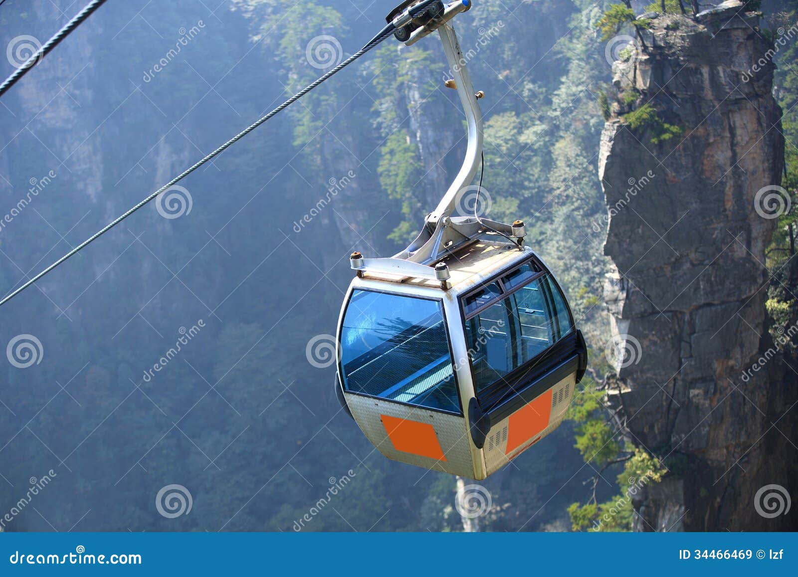 Ropeway à Zhangjiajie image stock. Image du province - 34466469