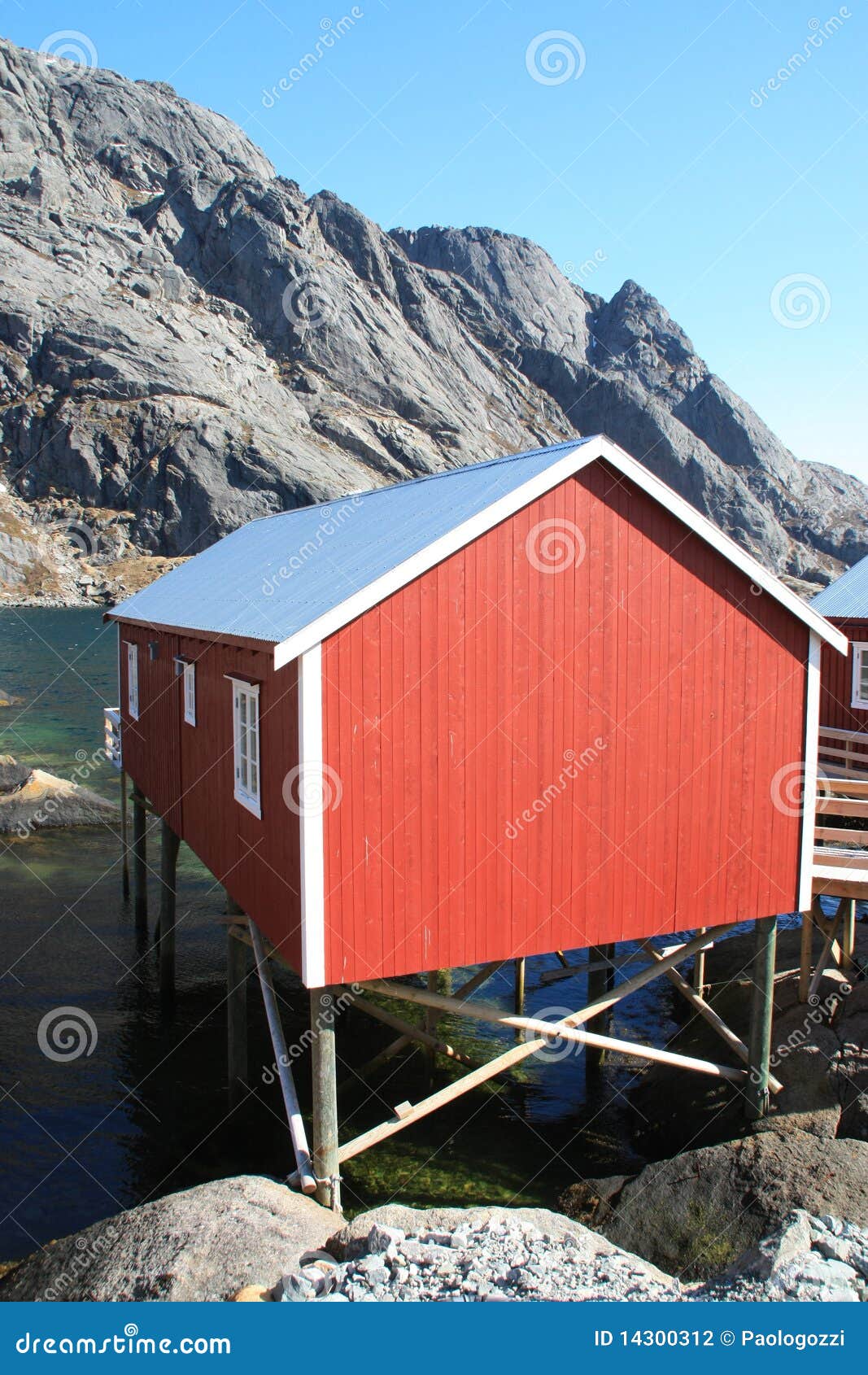Rorbuer on the Fjord of Nus II Stock Photo - Image of arctic, fisherman ...